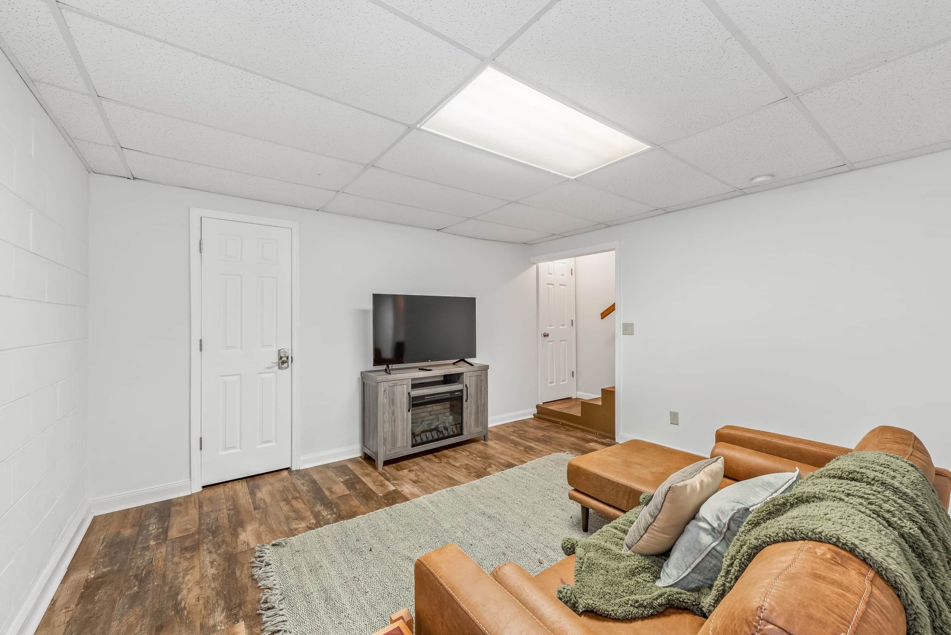 Winter Retreat: 3br/3ba Cabin + Hot Tub & Game Room! - Mentone, AL