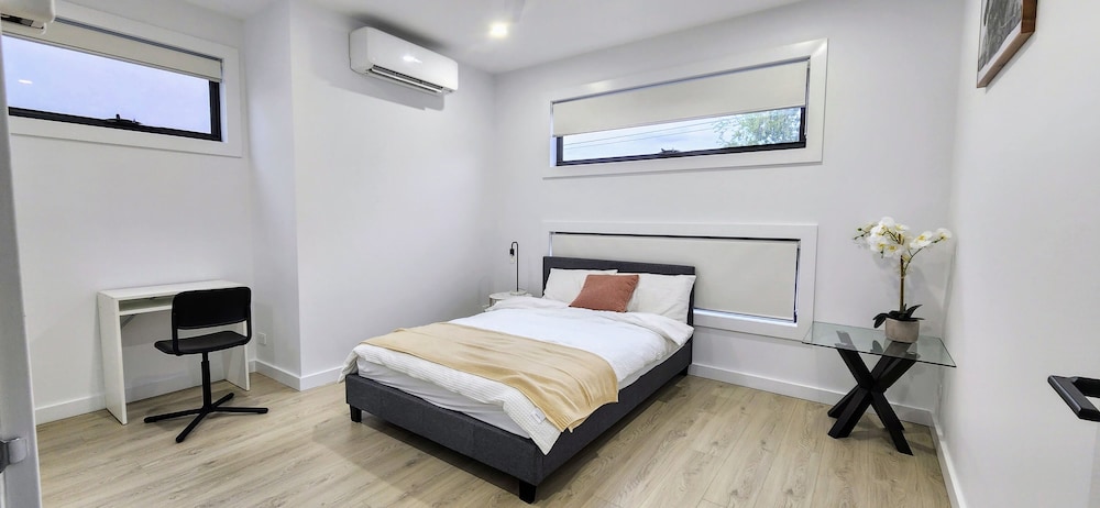 Sunshine Central Unwind Retreat Spa Bath New 2 Bedroom House - Brooklyn, Victoria