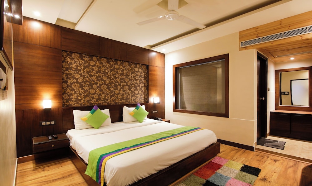 Treebo Punjabi Nature Residency, Near Faridabad Railway Station - Faridabad