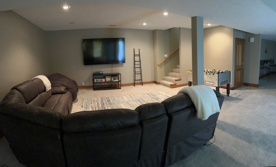 Fully Custom Modern Four Bedroom Home On 13 Acres With A Stocked Pond. - Carbondale, IL