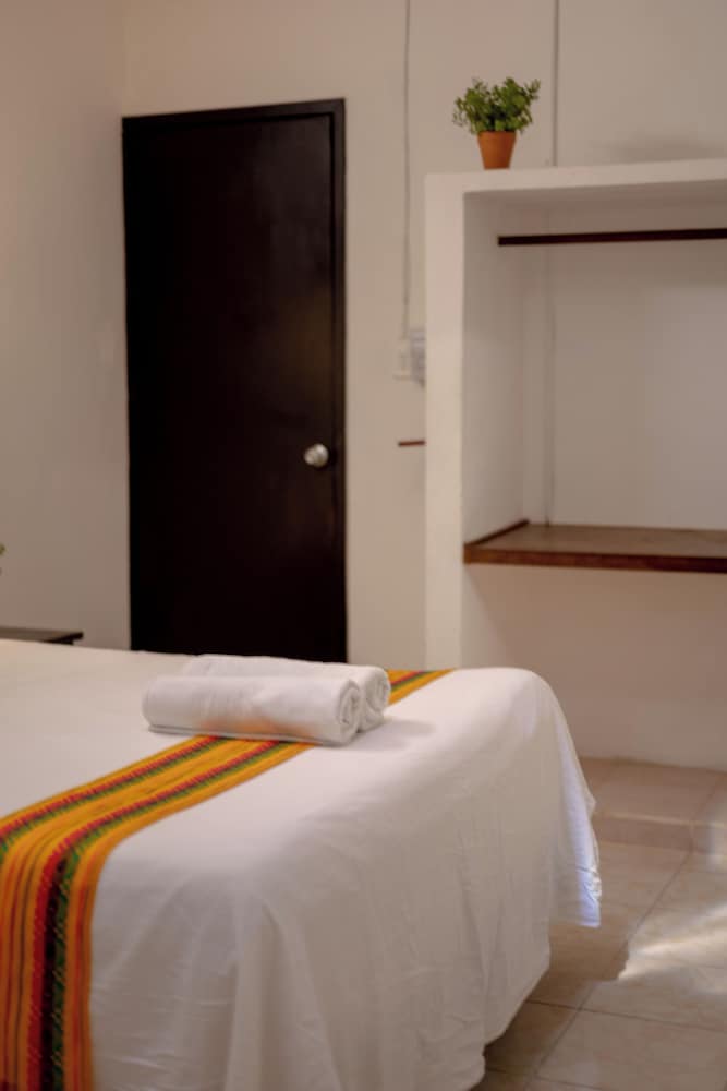 Casa Makech: Comfortable Stay Near Valladolid Center & Calzada De Los Frailes - Valladolid