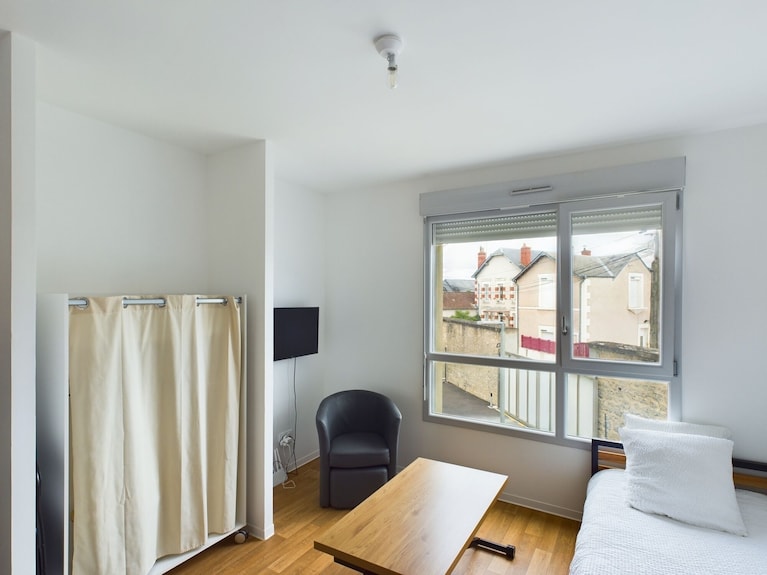 Estudio-avec Parking-baño Privado Con Ducha - Bourges