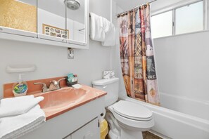 Cabana de Madeira Básica | Casa de banho