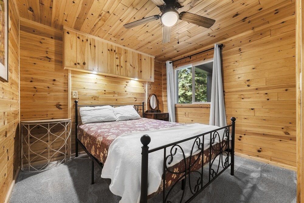 Lakefront - Fall Colors Family Getaway with Dock! - Roscommon County | Vrbo