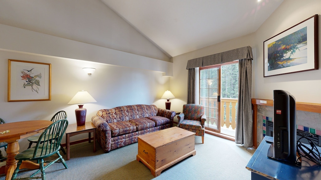 Hearthstone Lodge #401 - Sun Peaks