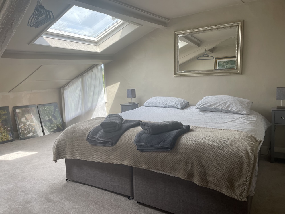 Gorgeous Farmhouse, Sleeps 14 + Hot Tub. Enclosed Garden - North Devon District