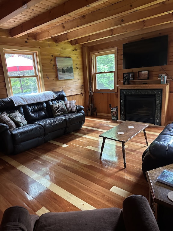 Cozy Cabin Located In Columbia, Nh - New Hampshire (State)
