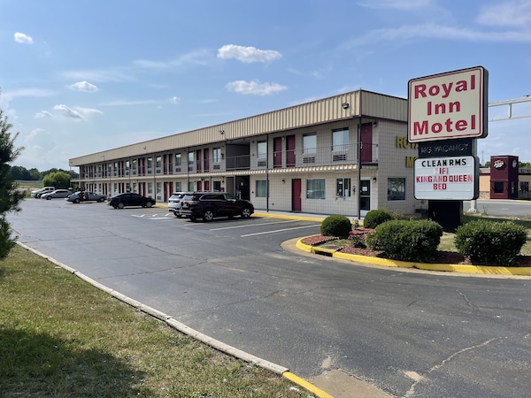 Royal Inn Motel - Fredericksburg, VA
