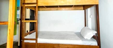 Dormitório Partilhado | Secretária adequada para computadores portáteis, Wi-fi grátis