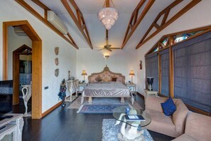 Cofre no quarto, com mobília individualizada, Wi-fi grátis