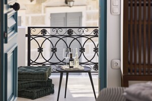 Deluxe Double Room with Balcony | Sacada