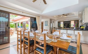 Villa, 4 quartos, acessível, piscina privativa | Restaurantes
