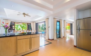 Villa, 4 quartos, acessível, piscina privativa | Interior