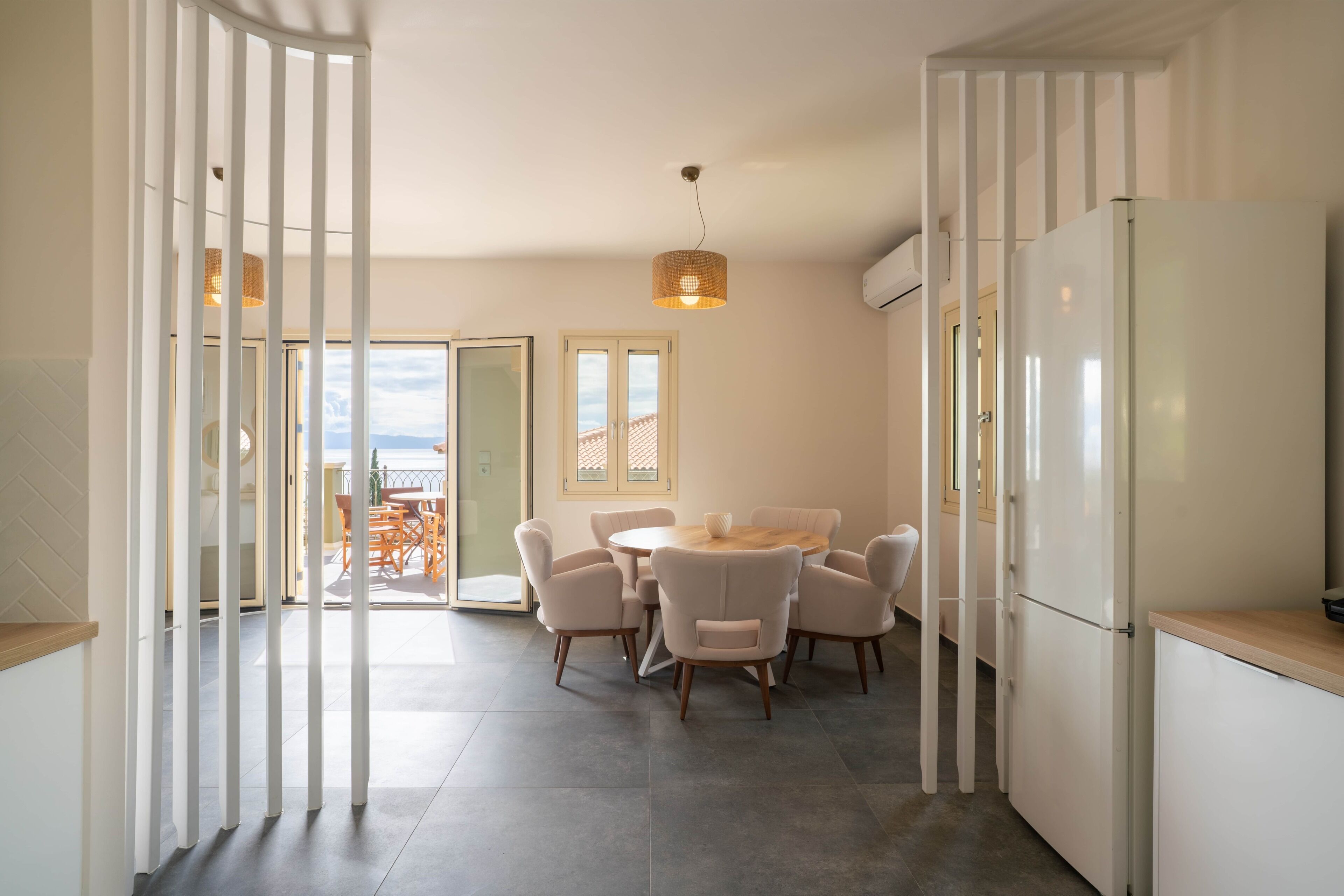 Vila, 5 quartos, sacada, vista para o jardim | Sala de jantar