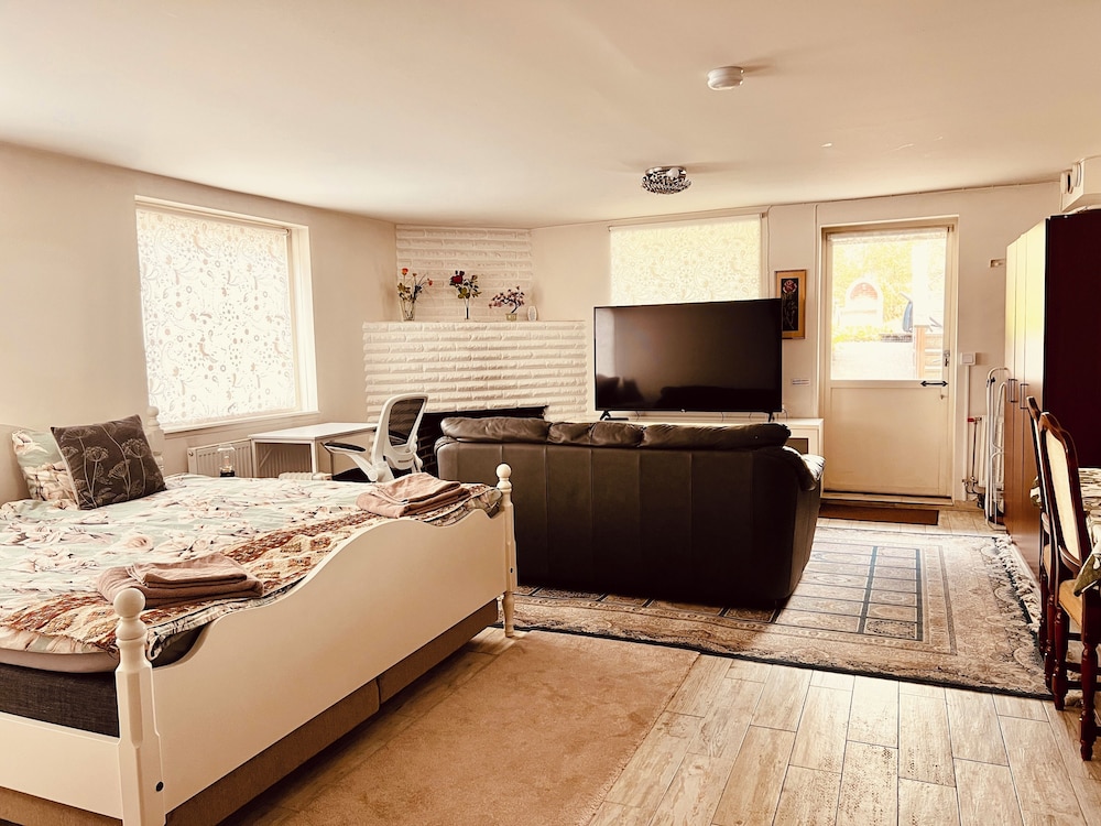 Charming Studio Flat In Sollentuna, Stockholm - Stockholm