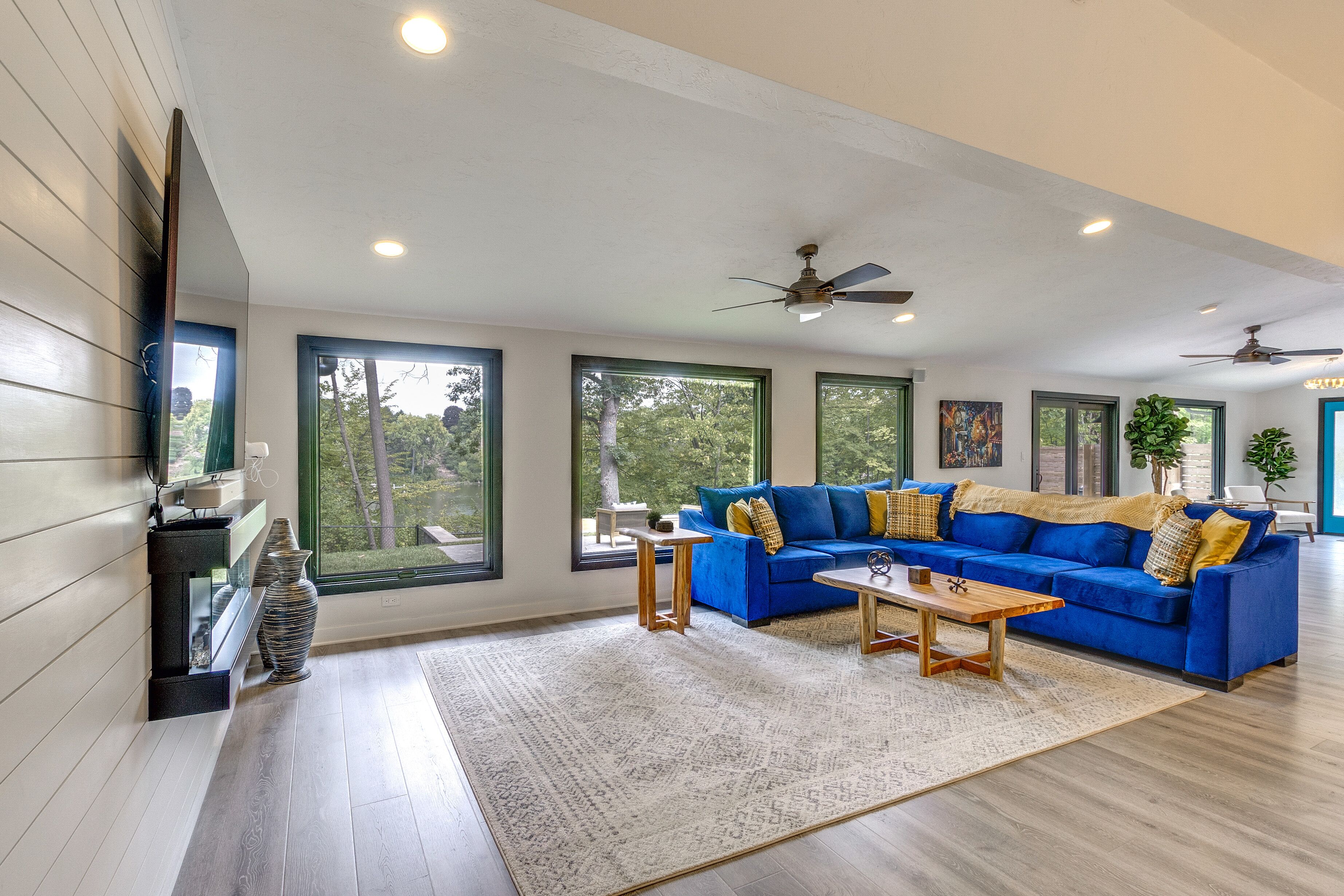 Riverfront Appleton Home With Pool & Boat Dock! - Appleton, WI