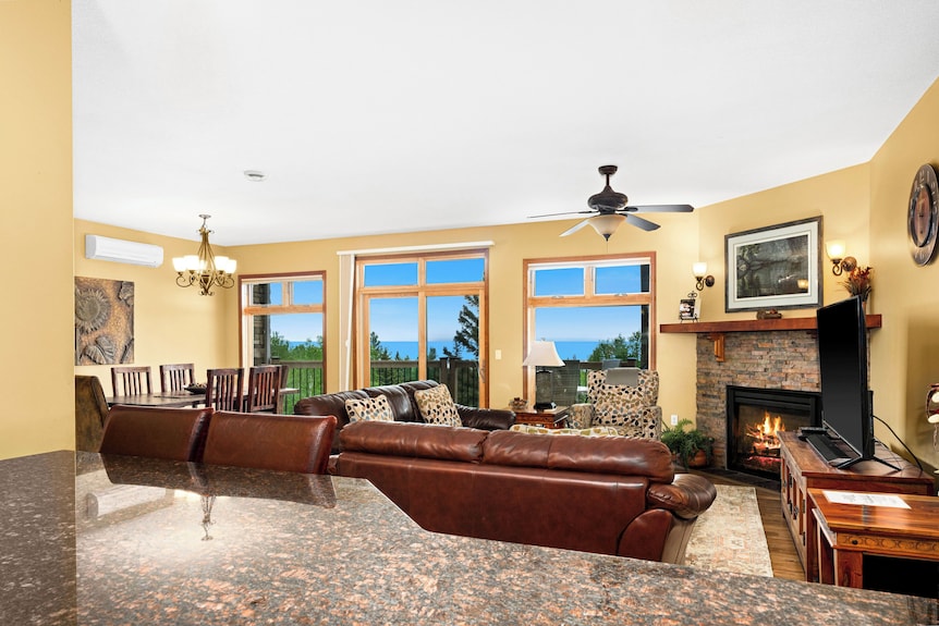 Lake Views Throughout, Ski Retreat On Lutsen Mountain Next To Xc Trails And Wine - Cascade River State Park, Lutsen