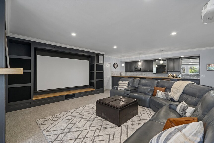 Luxury - 6000sqft- Sleeps 22+ Basketball, Billiards, Theater, Game, Princessroom - Layton, UT