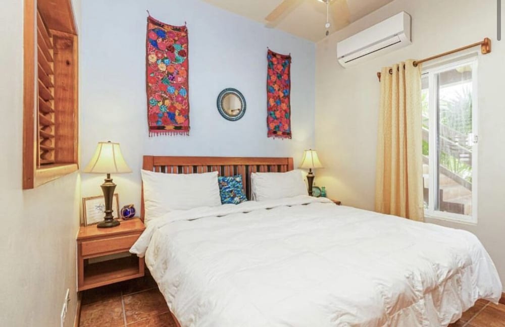 Gorgeous 1 Bedroom Oceanfront At Sapphire Beach Resort In Ambergris Caye, Belize - Quintana Roo