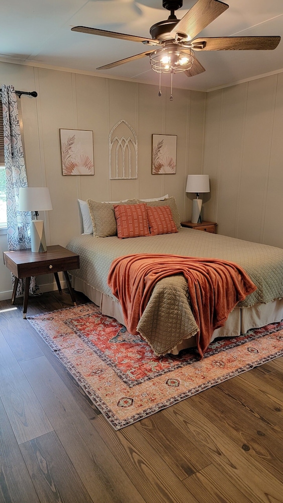 Private Creek And Walking Distance To Downtown Mentone! - Mentone, AL