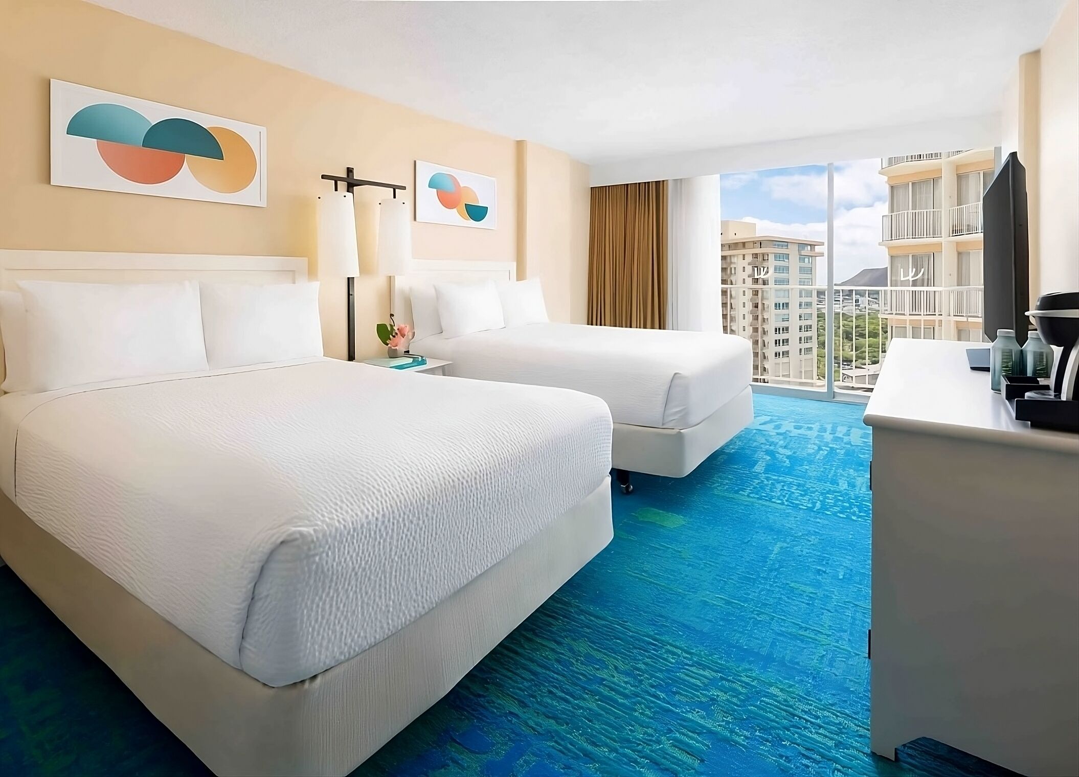 Great Relaxing Overnight Stay! 2 Comfortable Units, Beachfront Property, Pool - Honolulu, HI