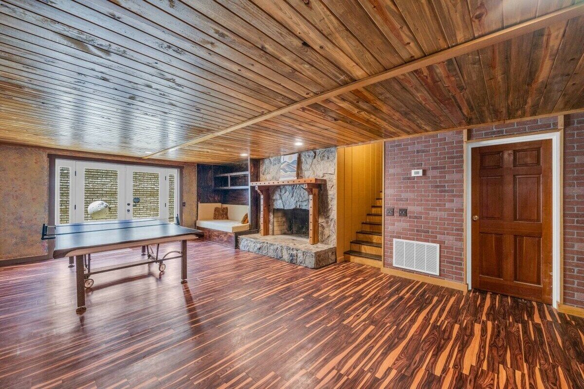 The Wexford French Chateau W/ Pool - Athens, GA