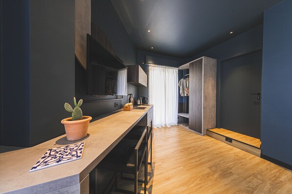 Quarto Superior, 1 quarto, não fumadores, vista para o jardim | Cozinha privada | Um frigorífico, uma máquina de café expresso, uma cafeteira/bule 