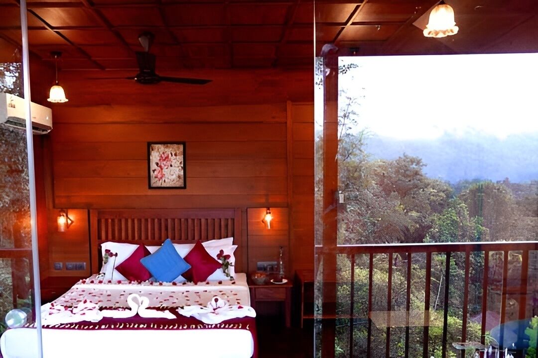 Casa na Árvore de Luxo, vista para a colina | Camas de colchão viscoelástico, secretária 