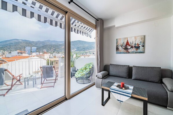 Apartamento, 1 quarto, fumadores, varanda | Sala de estar