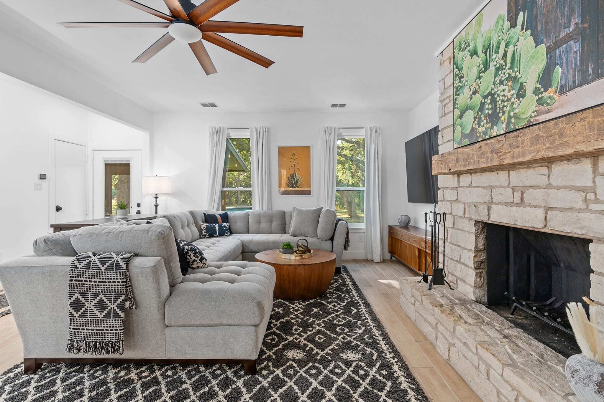 Three Dog Ranch - Pool, Game Room & Sleeps 18 - Driftwood, TX