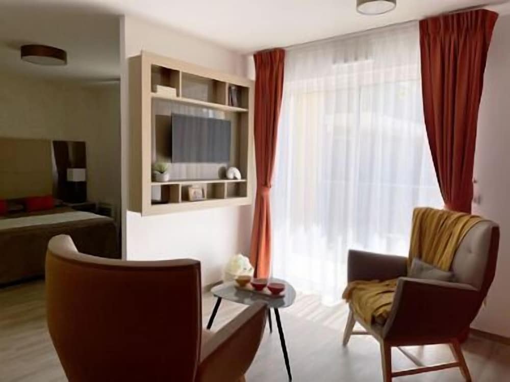 Studio Spacieux Luxe Avec Balcon - Uzès