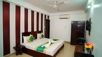 Quarto casal luxo | Wi-Fi de cortesia, roupa de cama