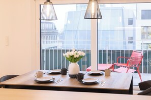 2 Bedroom Apartment | Sala de estar | Smart TV, piso aquecido 