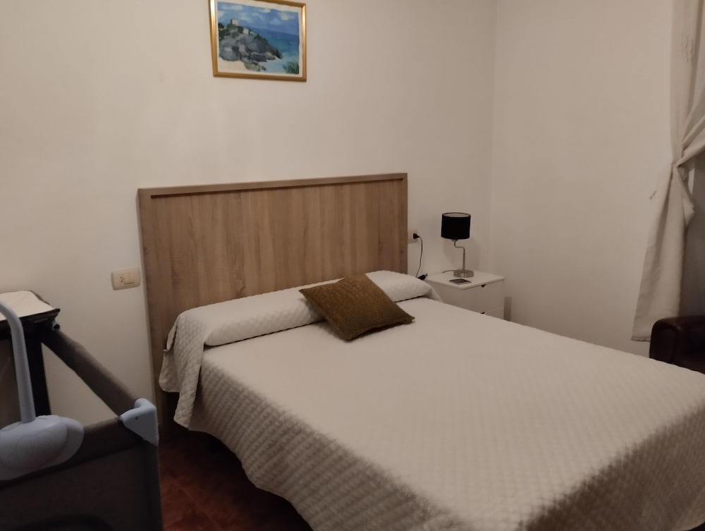 Casa De Crisanta
Ideal Para El Relax Y Descanso, Se Admite Mascotas. - Boiro