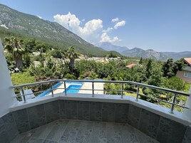 Apartamento, 1 quarto, acesso à piscina, vista para a montanha | Fachada do alojamento