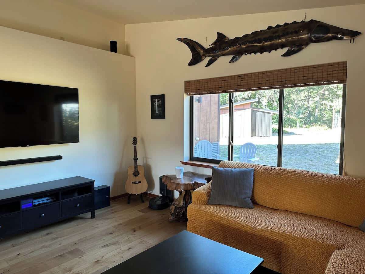 3 Bed/2 Bath Home In Paradise! - White Salmon, WA