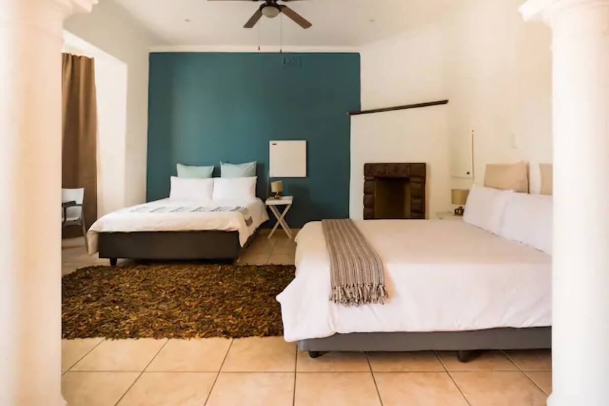 Quarto casal básico | Individualmente decorados, individualmente mobiliados, roupa de cama