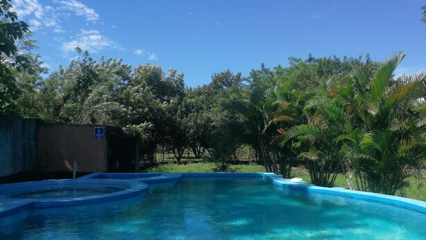 15 piscinas externas