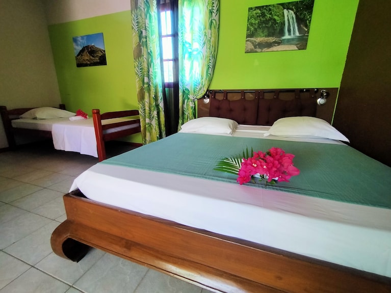 Bungalow Jade Idéal Pour 3 Personnes à 2 Minutes De La Plage! - Guadalupe