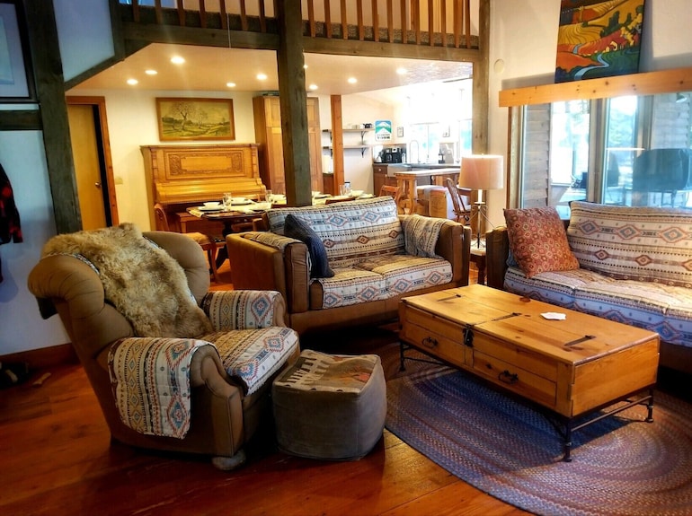 Mt Adams Trout Lake 3b2ba Fenced And Gated 2+ Acres Quiet Scenic. Dog Friendly. - Trout Lake, WA