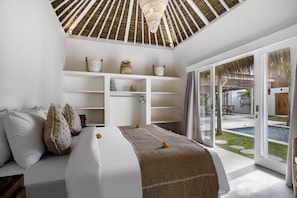 Villa Deluxe, 5 quartos, não fumadores, piscina privativa | 5 quartos, roupa de alta qualidade, cofre no quarto, secretária 
