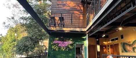 Piscina exterior, uma piscina aquecida