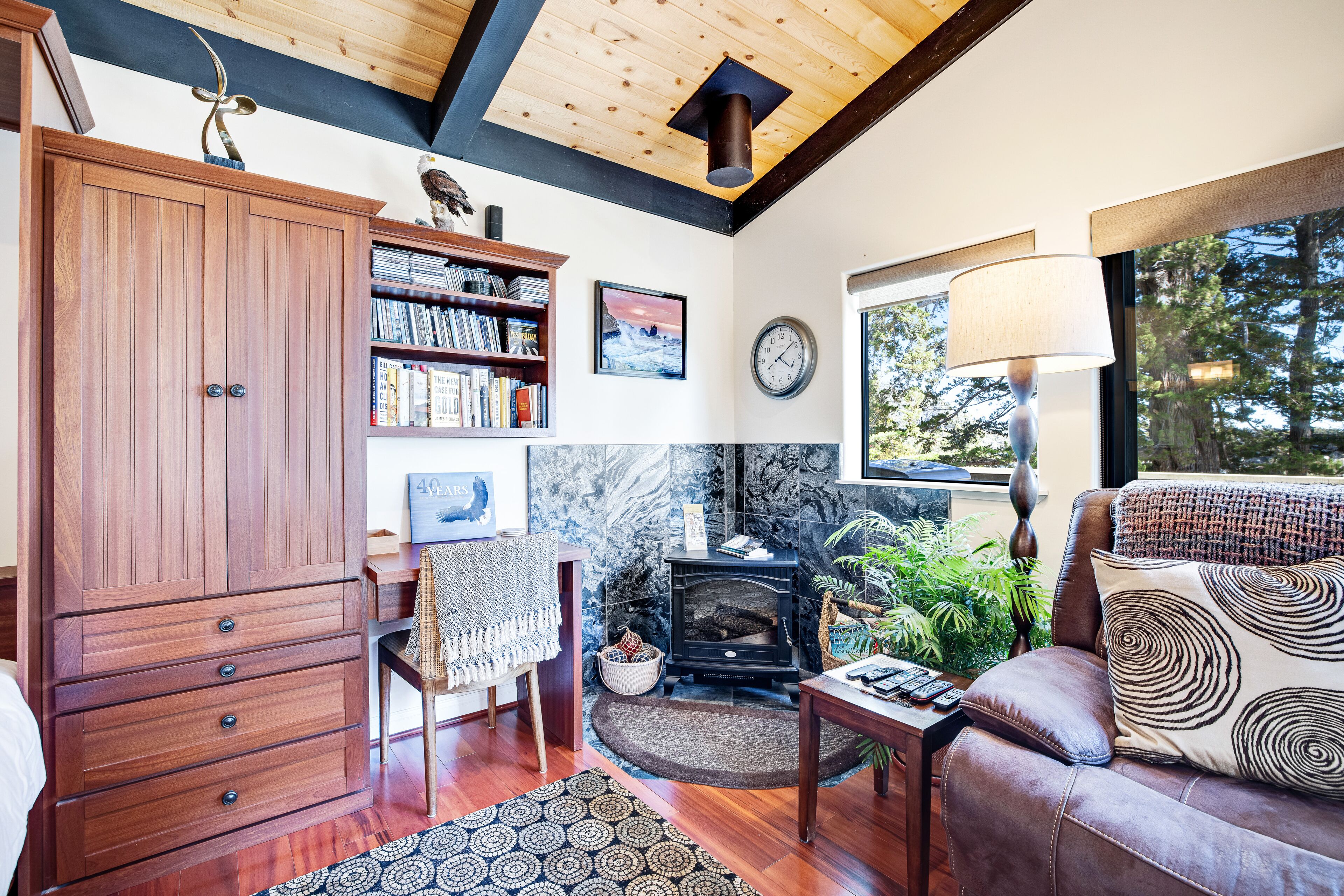 Ocean-view Home & Studio With Hot Tub, Outdoor Kitchen, Fire Table, Wood Stove - Gualala, CA