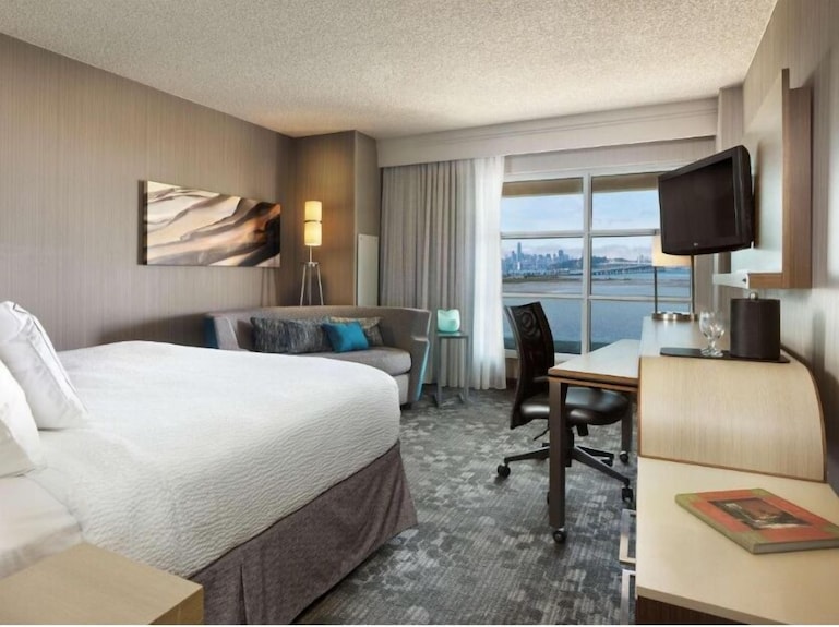 Best Value, Quality Stay! Short Drive To Paramount Theater, W/ Swimming Pool! - Oakland, CA