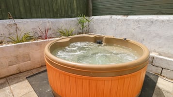 Banheira de hidromassagem exterior