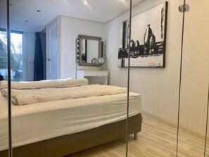 Bungalow, 4 quartos, pátio, vista para o jardim | 4 quartos 