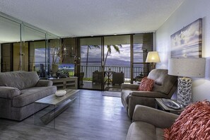 Condo, 1 quarto | Área de estar | Smart TV