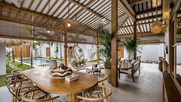 Villa Deluxe, 5 quartos, não fumadores, piscina privativa | Sala de jantar