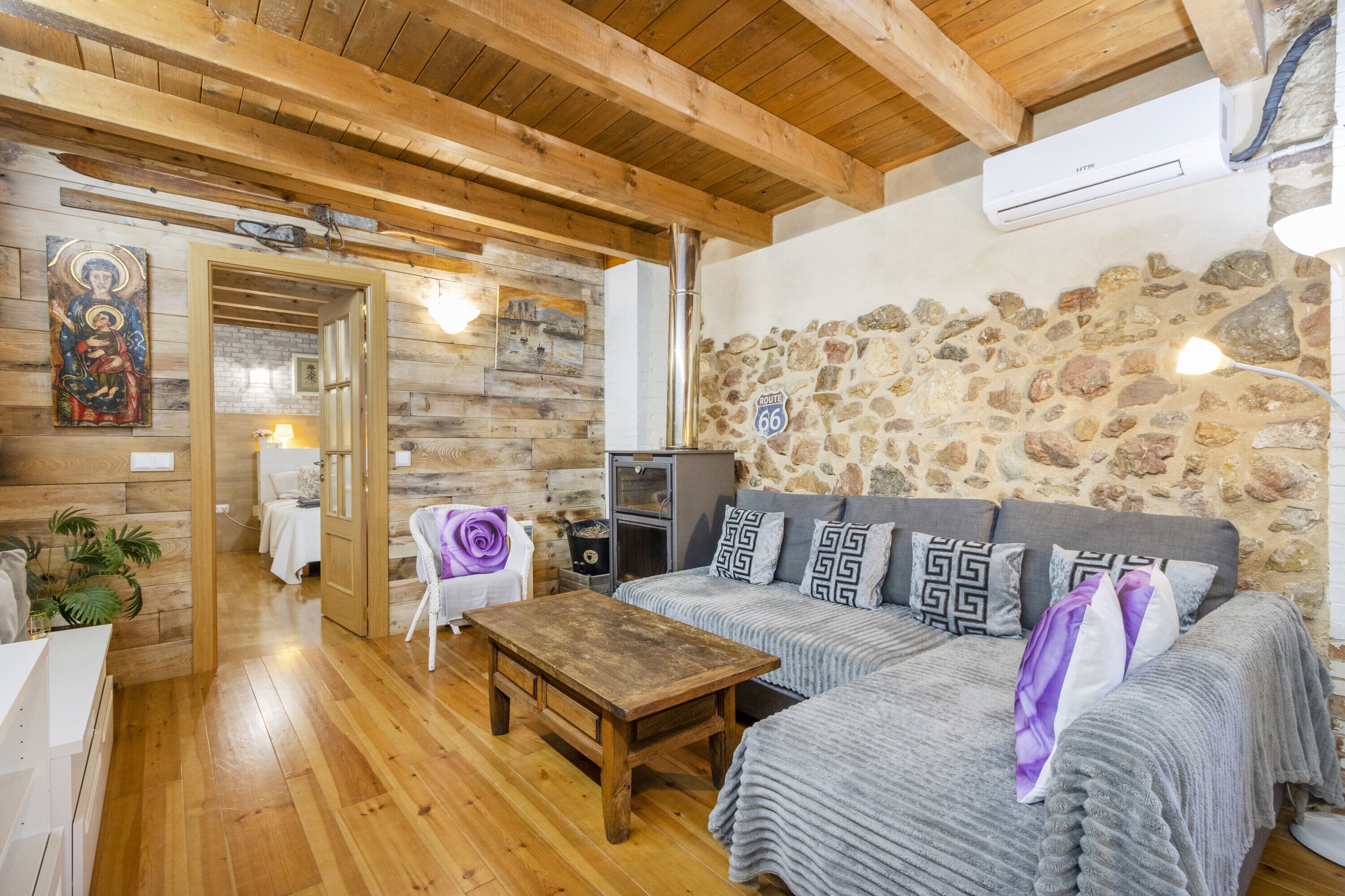 Country House 'Moli' With Lake View, Wi-fi And Air Conditioning - Oliana