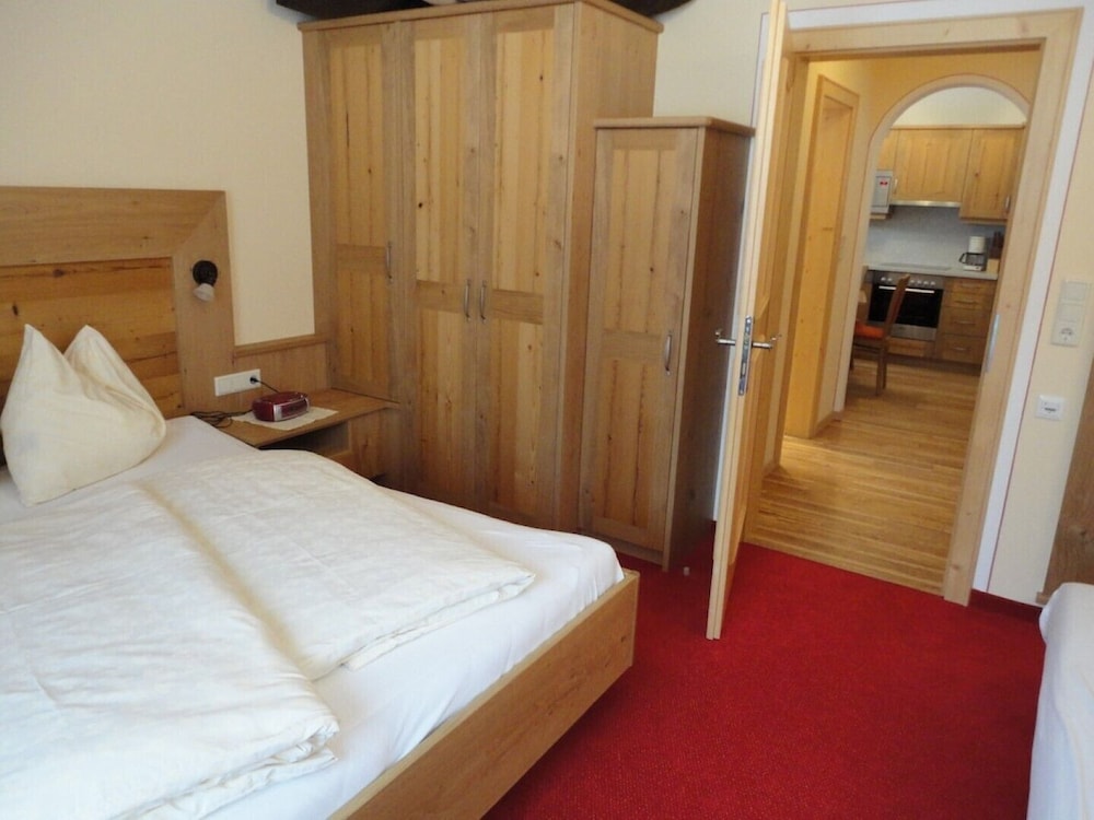 Ferienwohnung 'Sonnenblumenfeld', Bio-ferienbauernhof Moarbauer, Gasteinertal - Goldegg